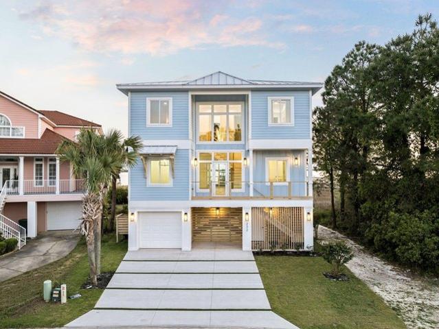 232 Tecumseh Ln, Mary Esther, FL 32569