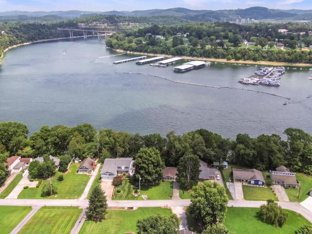 232 Twin Rivers Drive