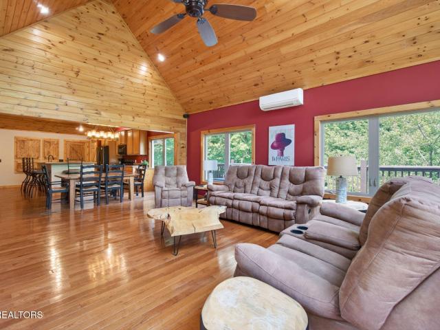 232 Victoria Circle