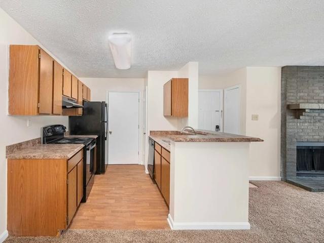 2334 Lake Park Rd, Lexington, KY 40502