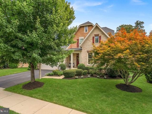 23356 Morning Walk Dr, Brambleton, VA 20148