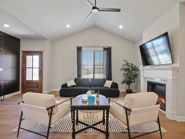 2335 n traveller dr