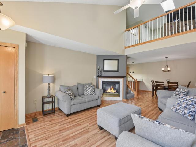 2335 Oakridge Circle