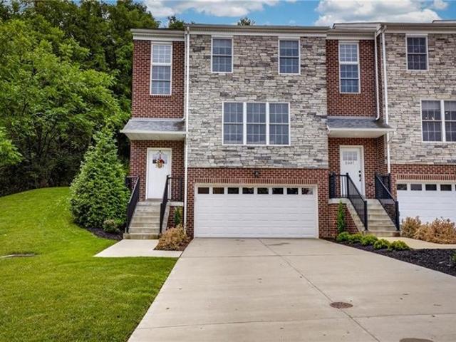 2335 Old Greentree Rd, Carnegie, PA 15106