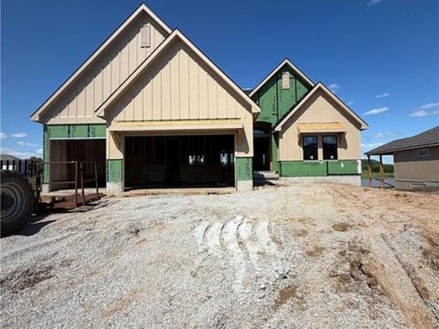 2335 Foxtail Dr, Kearney, MO 64060