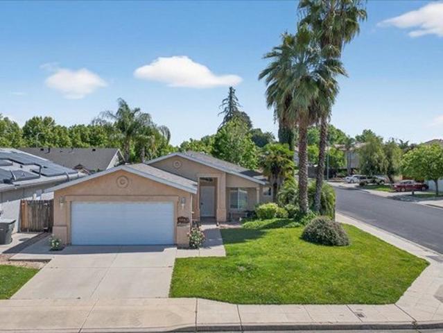 2335 Golden Ave, Clovis, CA 93611