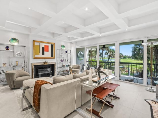 2335 S Ocean Boulevard, C9, Palm Beach, FL