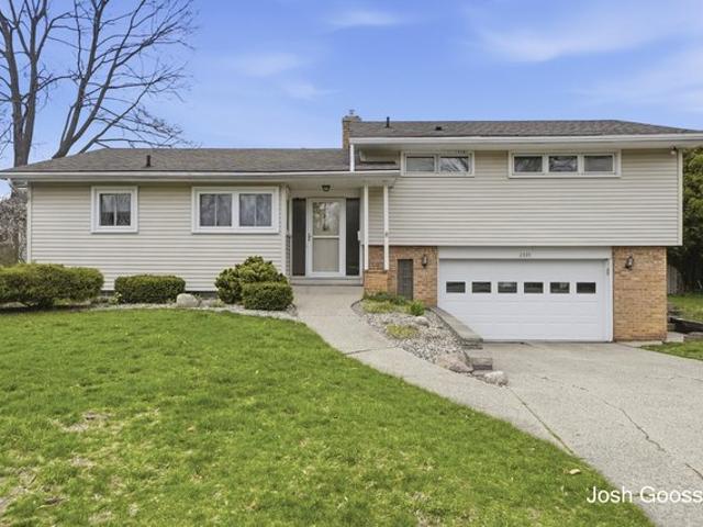 2335 Sinclair Ave NE, Grand Rapids, MI 49505