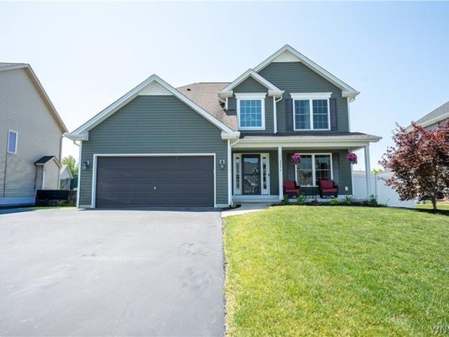 2336 Agassiz Dr, Hamburg, NY 14085