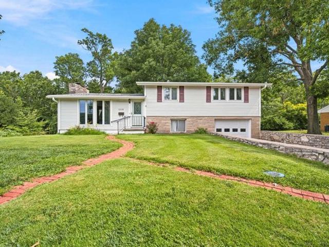 2336 Chris Dr, Manhattan, KS 66502