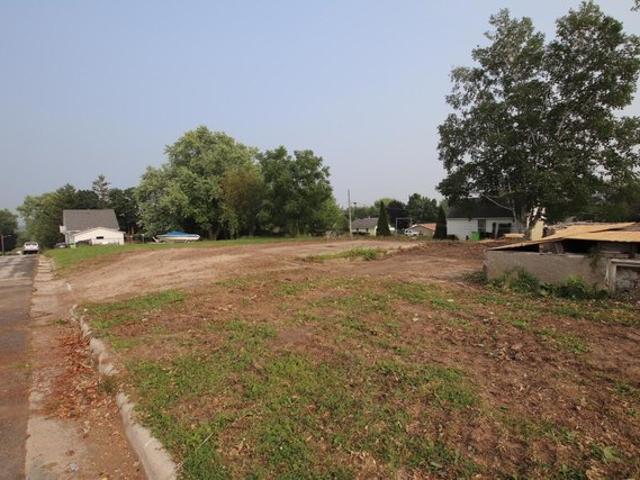 2336 Prospect St, New Holstein, WI 53061