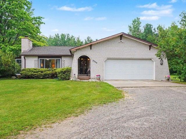 2336 W Cody Estey Rd, Rhodes, MI 48652