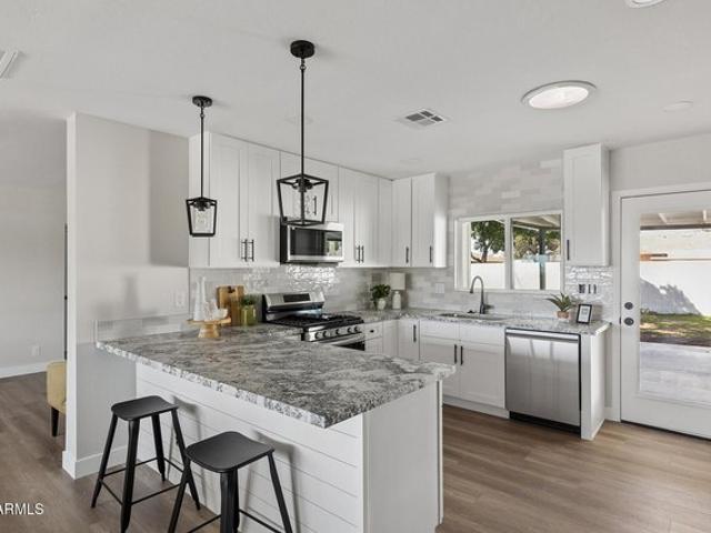 2336 W Village Dr, Phoenix, AZ 85023