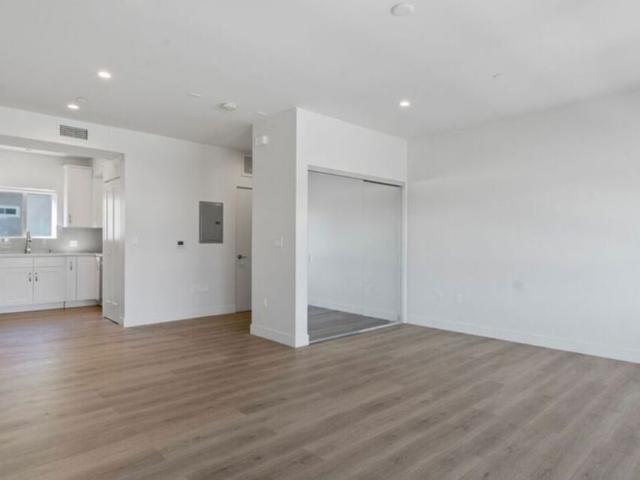 2336 Westwood Boulevard 202