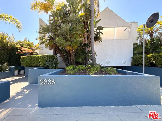 2336 28th St, Unit E, Santa Monica, CA 90405 | MLS #26726 | Compass