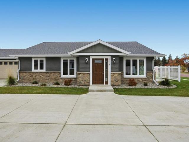 2336 30th Ave S, Fargo, ND 58103
