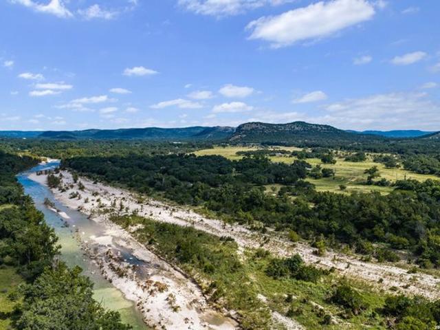 23374 S State Highway 55, Barksdale, TX 78828
