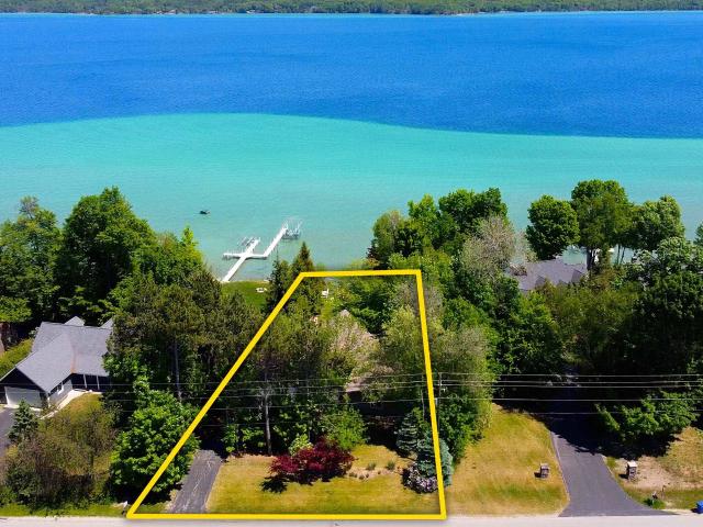 2337 NW Torch Lake Drive