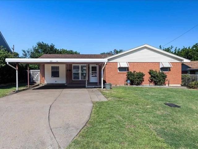 2337 NW 41st St, Lawton, OK 73505
