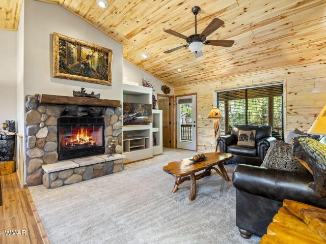 2337 Buffalo Loop