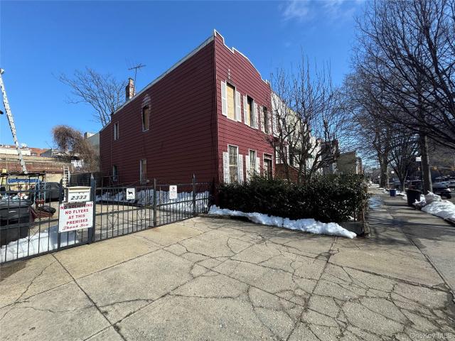2337 Dean Street | Compass