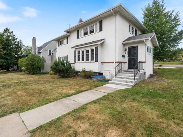 2337 E 8th St, Duluth, MN 55812