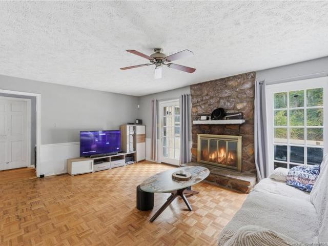 2337 Rolling Hill Road