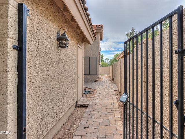 2337 w shawnee drive