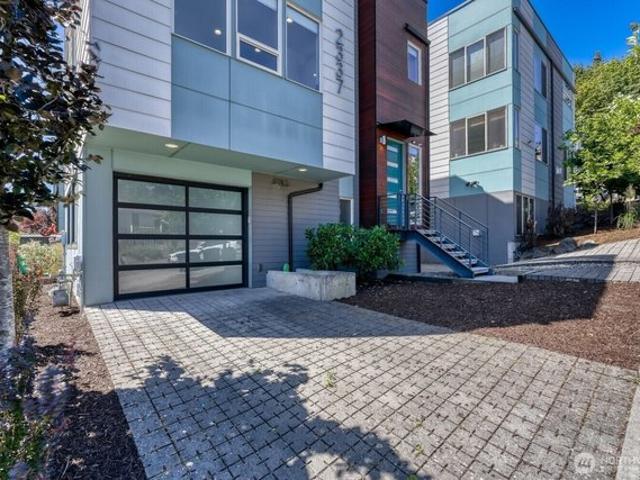 2337 W Plymouth St, Seattle, WA 98199
