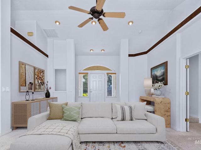 2338 E Poppy Hills
