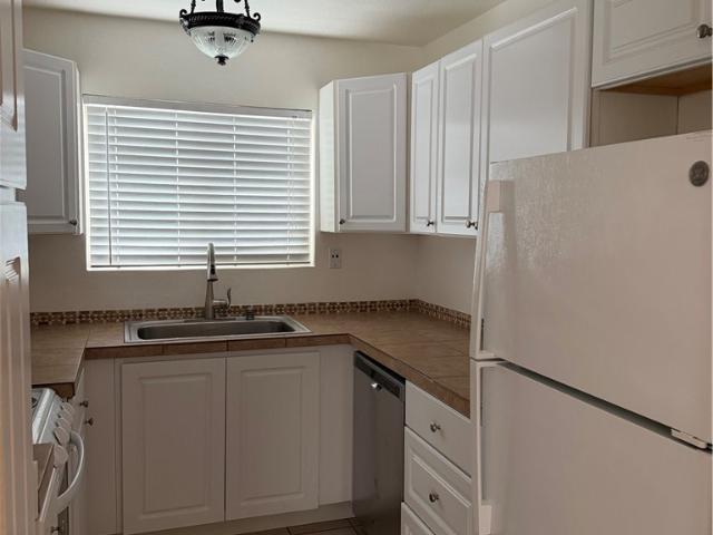 23391 La Crescenta