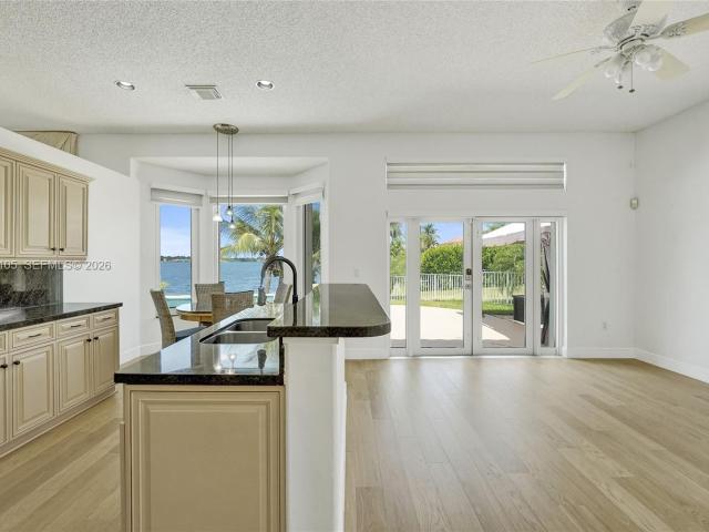 2339 NW 195th Ave, Pembroke Pines, US, FL