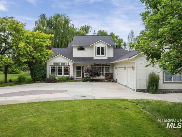 2339 N Equestrian Pl, Eagle, ID 83616