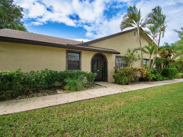 23301 Barlake Dr, Unit 23, Boca Raton, FL 33433 | MLS #R11134