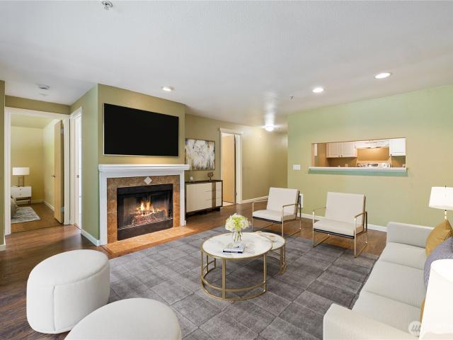 23301 Cedar Way # U102