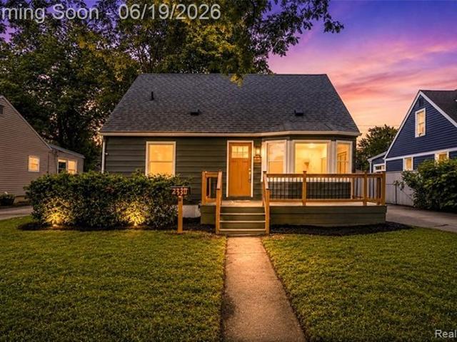 2330 Buckingham Ave, Berkley, MI 48072