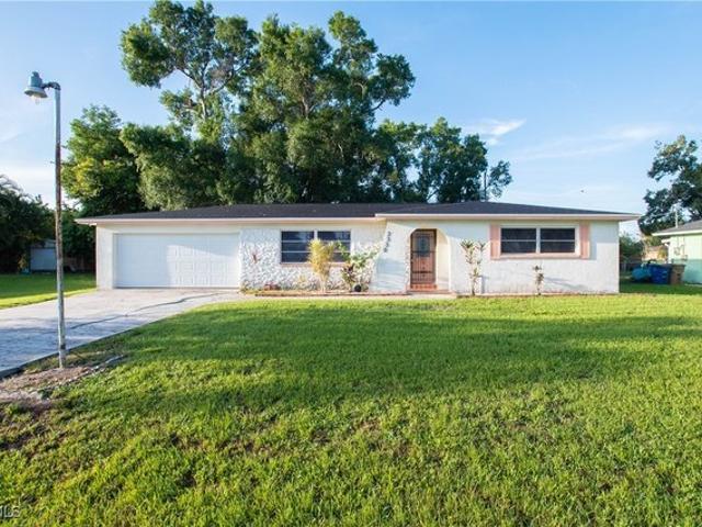 2330 Caladium Rd, Fort Myers, FL 33905