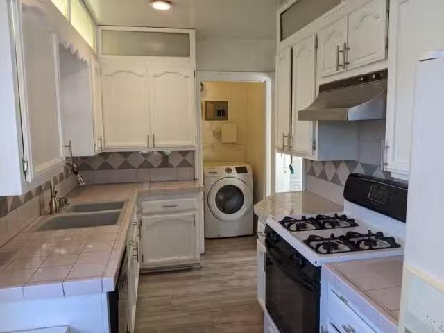 2330 Hauser Blvd Houses in Los Angeles, CA