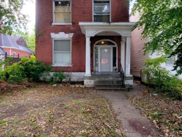 2330 W Chestnut St, Louisville, KY 40211