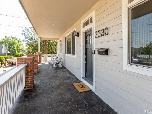 2330 W Scott Place