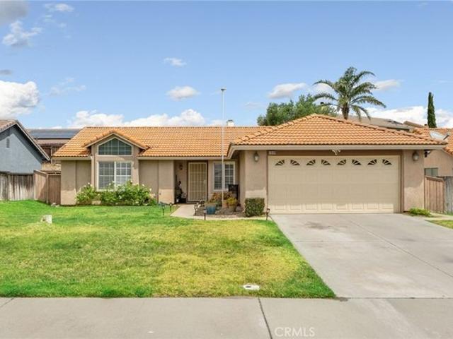 2330 W Sunrise Dr, Rialto, CA 92377