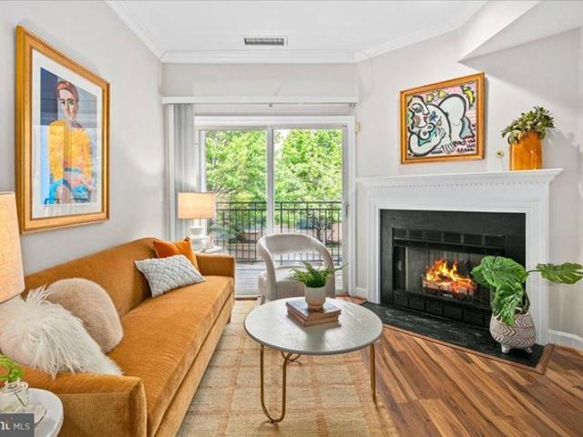 2330 14th St N Apt 207, Arlington, VA 22201