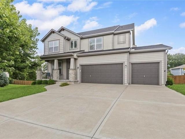 23313 W 52nd Ter, Shawnee, KS 66226