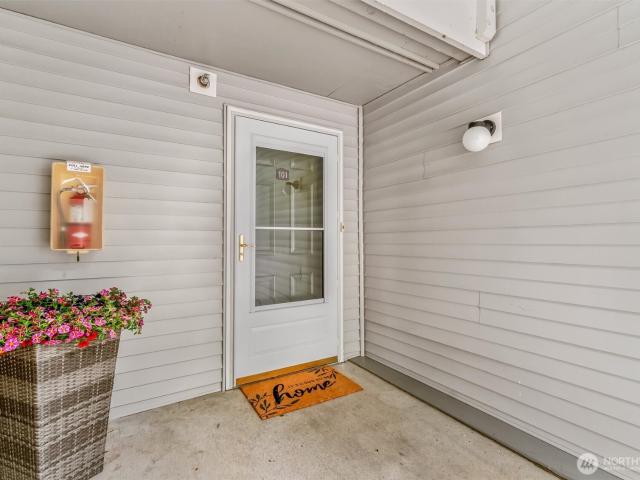 23313 Cedar Way # N101