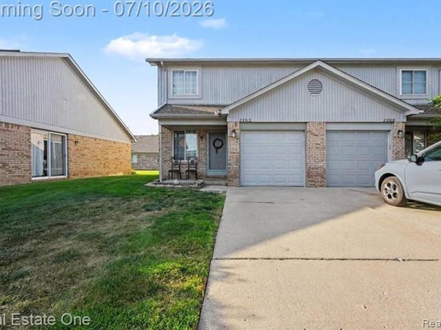 23312 Bunte Ct Unit 45, Brownstown Township, MI 48183