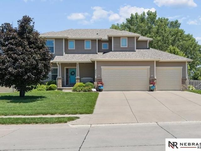 2331 Big Sky Dr, Papillion, NE 68046