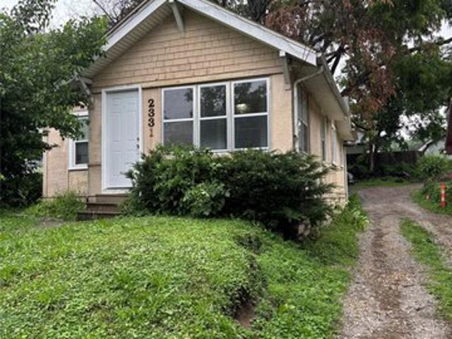2331 E 11th St, Des Moines, IA 50316