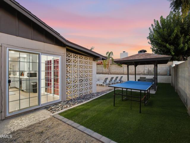 2331 e sunnyside drive