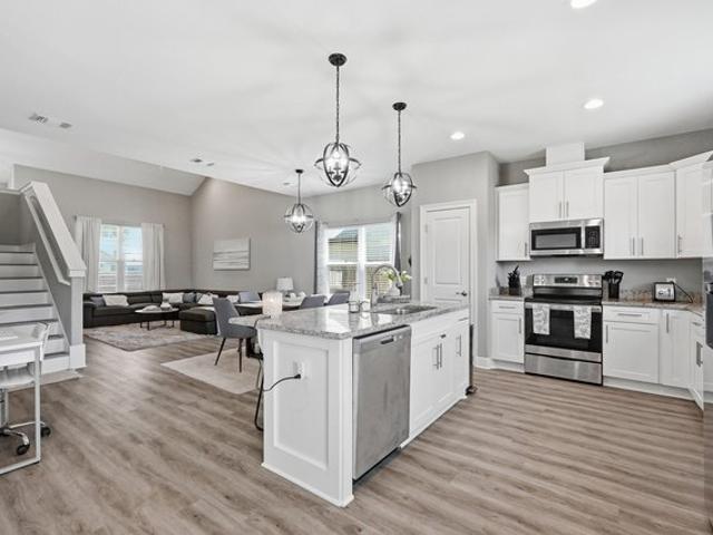2331 Hadleigh Hills Ct, Navarre, FL 32566