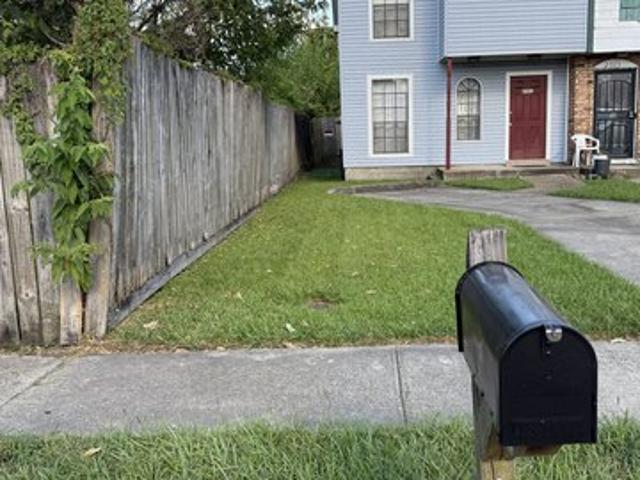 2331 Justin Ln, Harvey, LA 70058